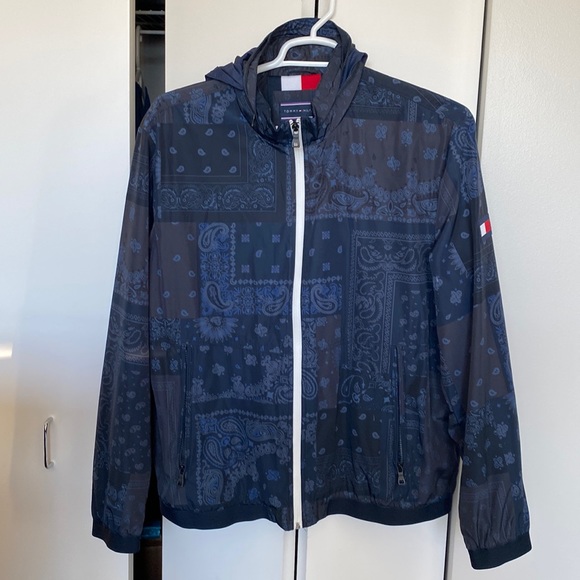 Tommy Hilfiger | Jackets & Coats | Mens Navy Blue Paisley Lightweight ...